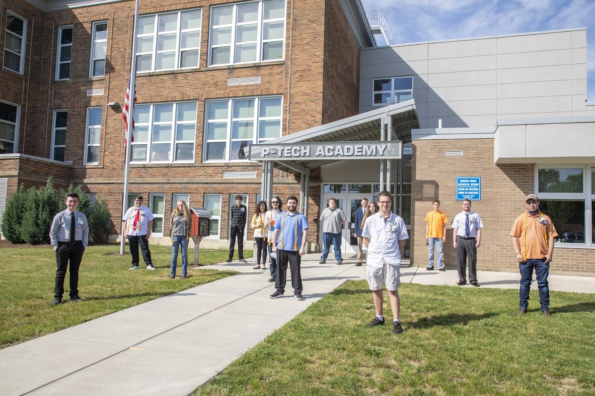 P-TECH salutes students at the top | News, Sports, Jobs - Observer Today